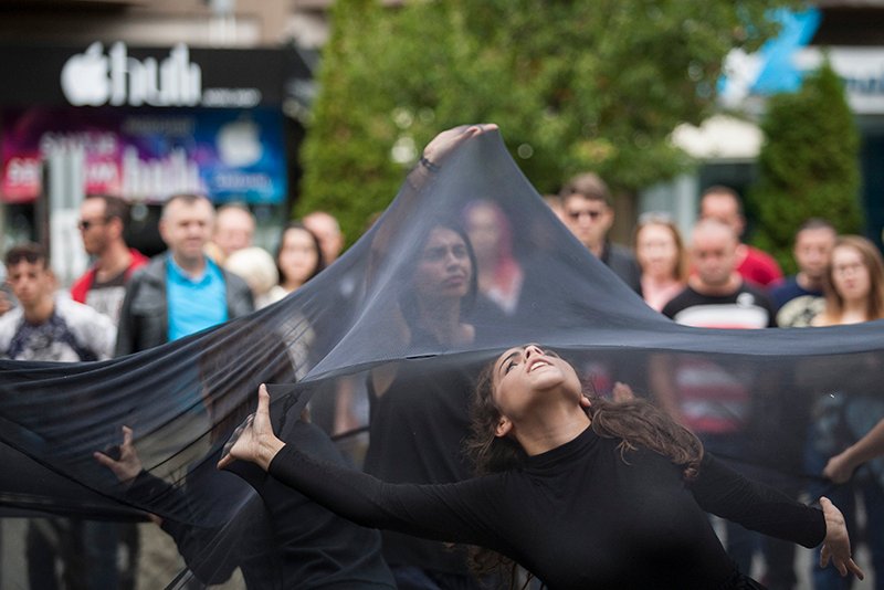 Performanca në rrugë “Mos hesht” - Artpolis